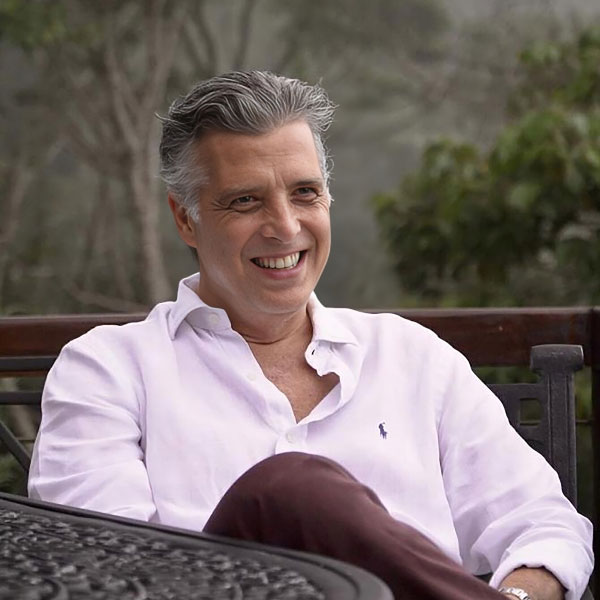 Luis Javier Castro - TEDxPuraVida